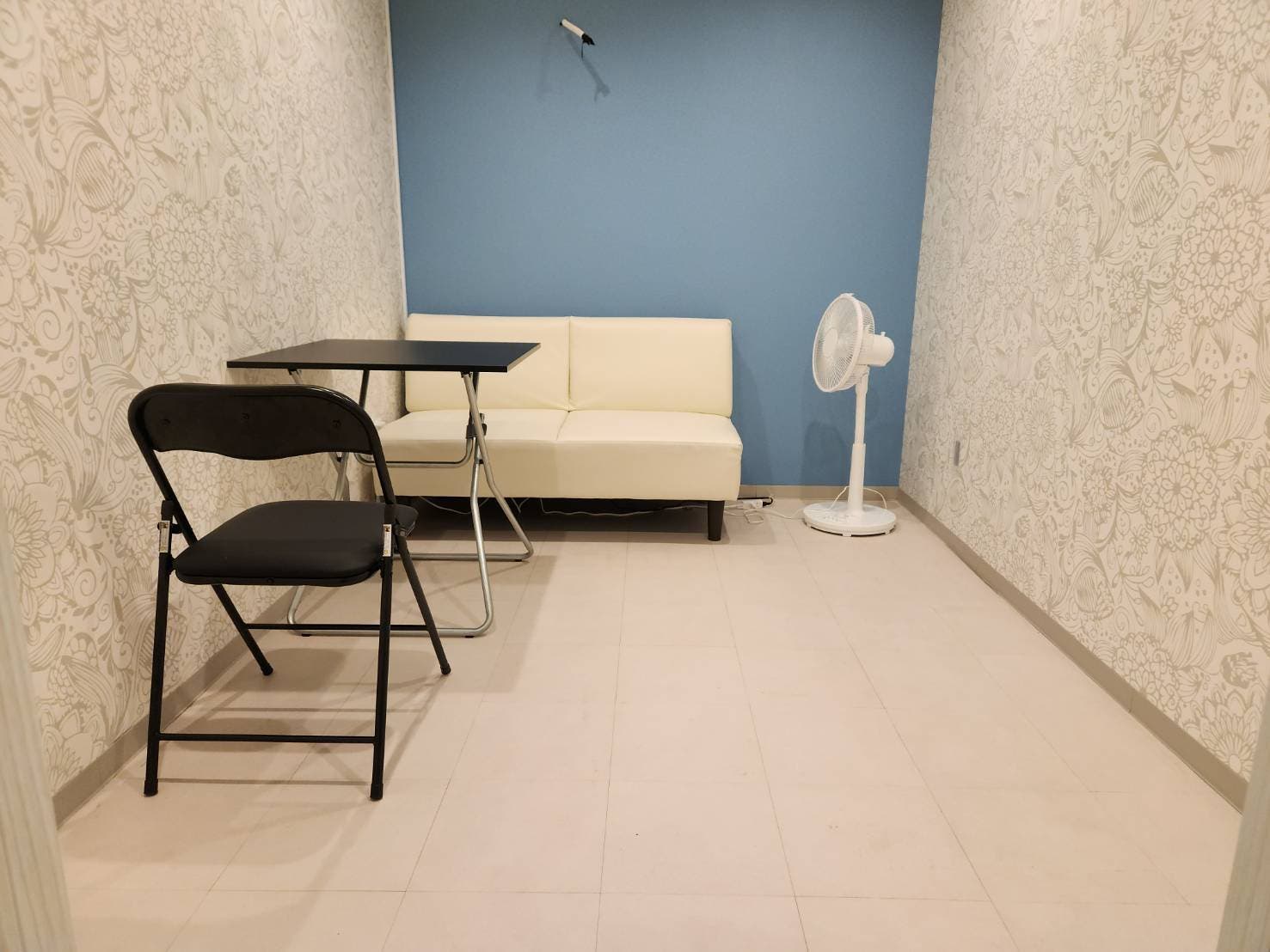 「国立駅1分／施術、リラクゼーションに最適な個室レンタルスペース　Room1(お部屋毎に貸出となります。）」の写真2