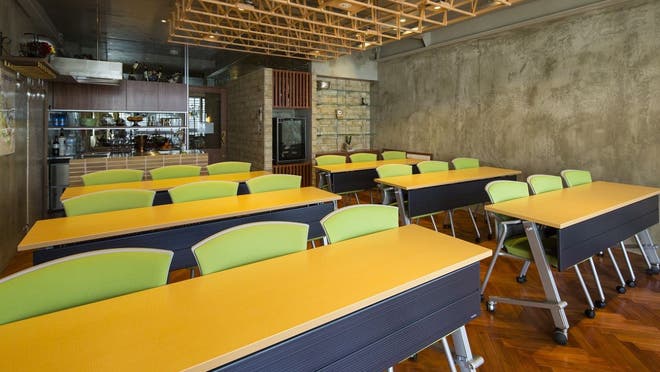 ムーンリバー 35㎡(サムシングビル4F・ミニキッチン付き)【鹿児島市 天文館にあるお洒落なレンタルスペース(Wi-Fi完備)】の写真4