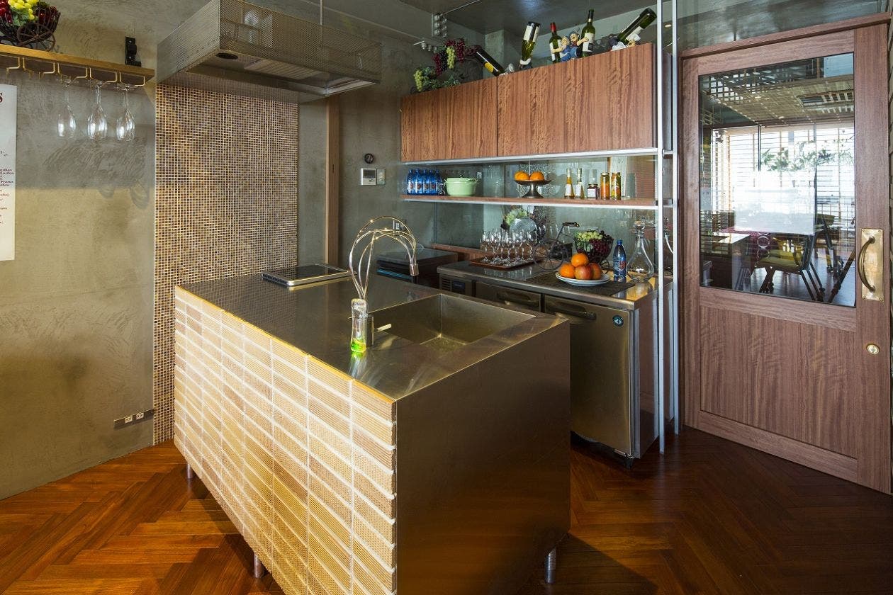 ムーンリバー 35㎡（サムシングビル４F・ミニキッチン付き）【鹿児島市 天文館にあるお洒落なレンタルスペース(Wi-Fi完備)】の写真5