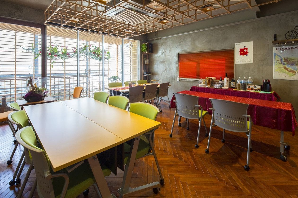 ムーンリバー 35㎡（サムシングビル４F・ミニキッチン付き）【鹿児島市 天文館にあるお洒落なレンタルスペース(Wi-Fi完備)】の写真6