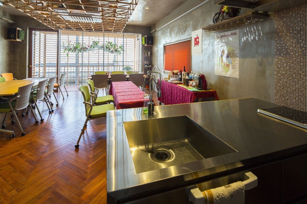 ムーンリバー 35㎡（サムシングビル４F・ミニキッチン付き）【鹿児島市 天文館にあるお洒落なレンタルスペース(Wi-Fi完備)】の写真7