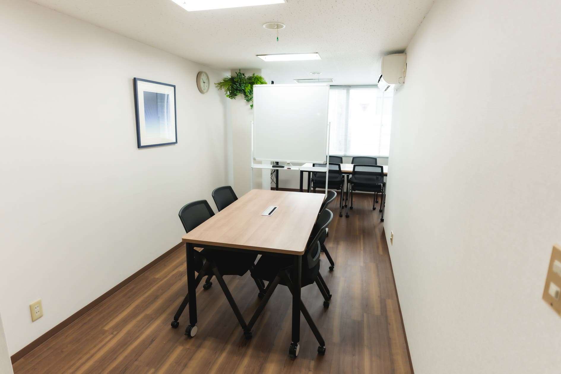 【NEWOPEN！リコアスペース北品川】北品川駅徒歩3分｜最大12名｜50型モニター・プロジェクター・WiFi｜会議室・セミナーの写真4