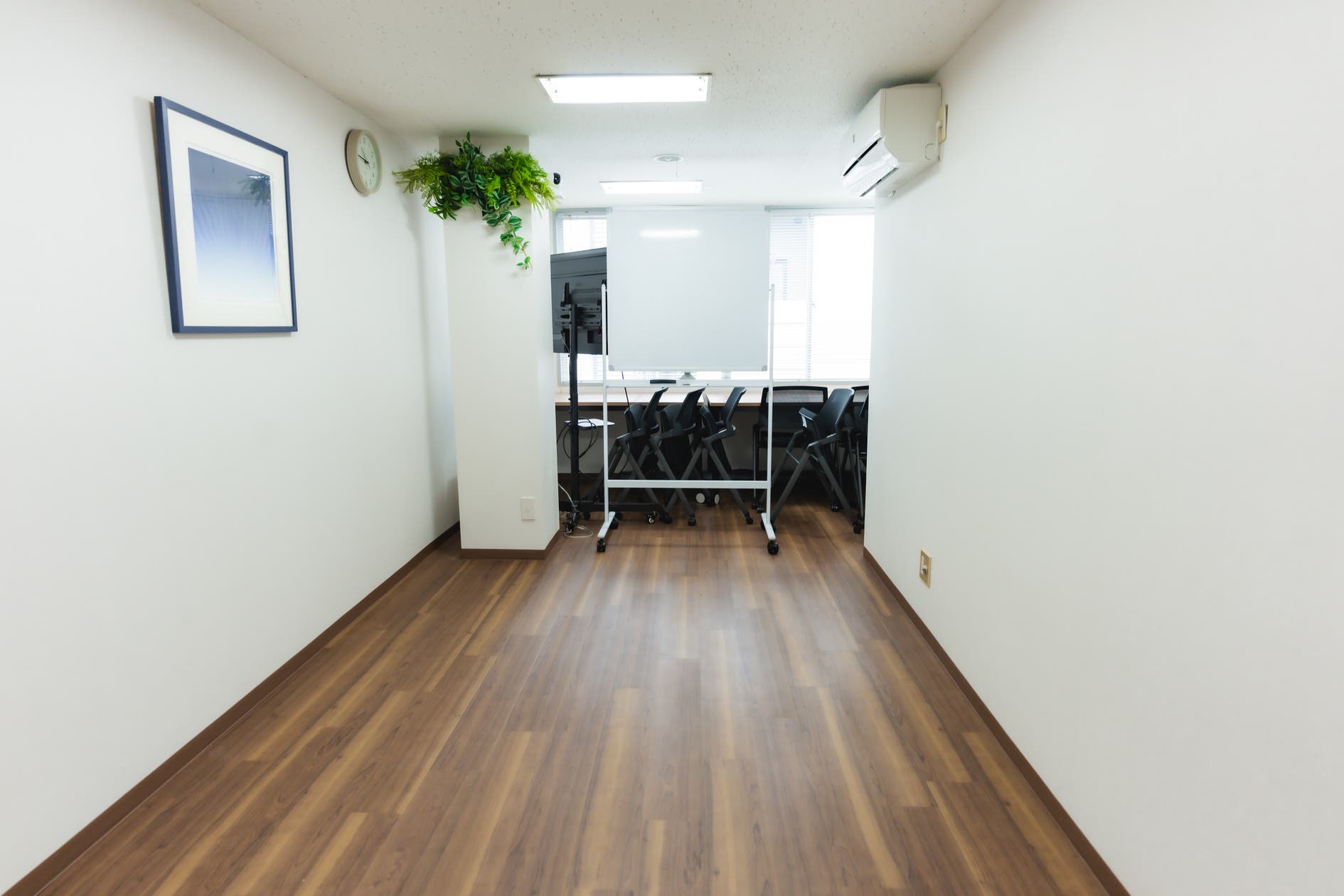 【NEWOPEN！リコアスペース北品川】北品川駅徒歩3分｜最大12名｜50型モニター・プロジェクター・WiFi｜会議室・セミナーの写真9