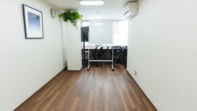 【NEWOPEN!リコアスペース北品川】北品川駅徒歩3分|最大12名|50型モニター・プロジェクター・WiFi|会議室・セミナーの写真9