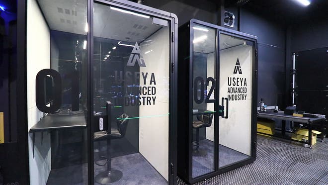 【サイバーパンク・近未来】テック系撮影やMV・コスプレに!最先端デジタル工房をスタジオとして限定開放!の写真6