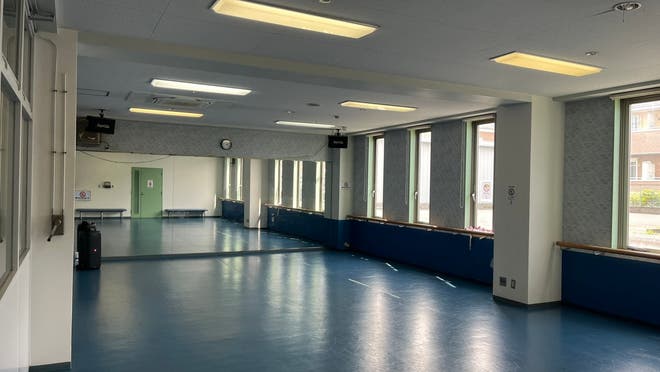 成田市にあるスポーツ複合施設の写真1