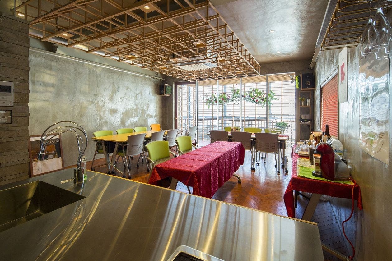 ムーンリバー 35㎡（サムシングビル４F・ミニキッチン付き）【鹿児島市 天文館にあるお洒落なレンタルスペース(Wi-Fi完備)】の写真10