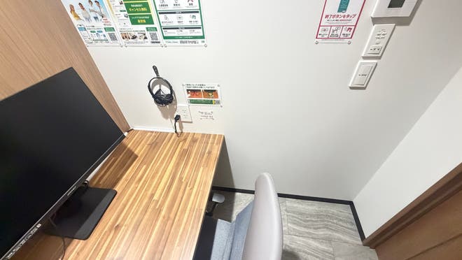 【西荻窪駅から徒歩1分】モニター・フリードリンク付き1名個室(ブース3)の写真2