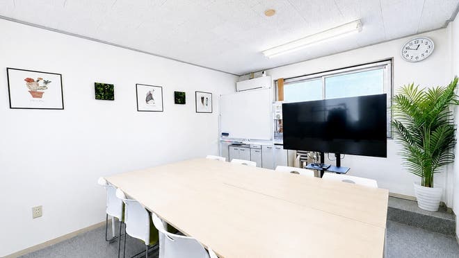 ⭐飯田橋駅東口30秒!A1出口から数m!⭐55型モニタ/光回線/WiFi/Bluray/施術台全無料!の写真1