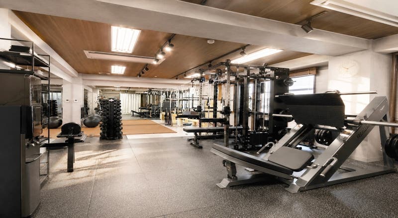 新町・堀江】西大橋駅徒歩4分｜24時間OK✨脚トレマシン充実・ピラティスマシン・ヨガストレッチスペース完備✨備品も充実