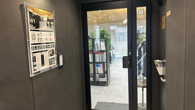 Wi-Fi・モニター完備|商談・面接・Web会議に最適な6名用会議室の写真6