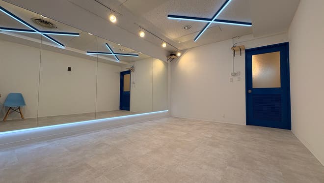 【BUZZ 名古屋本店】5stの写真1