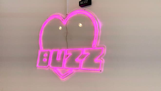 【BUZZ 名古屋本店】6stの写真3