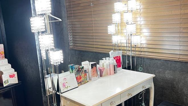 谷町九丁目駅徒歩2分【完全個室美容所登録サロン】ヘアカット、ヘアカラー、エステ、マッサージ、/シャンプー台・施術ベット2台ありの写真3