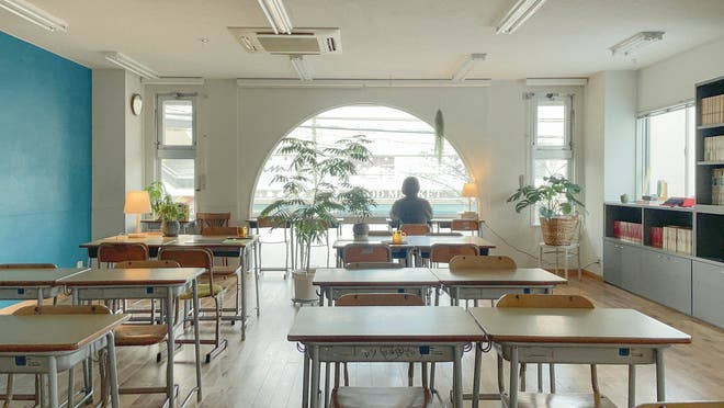 【ベガ教室・お席の予約】雑談&Zoom・Web会議OK!レトロな学校の教室で集中コワーキング|舟入幸町駅すぐの写真1