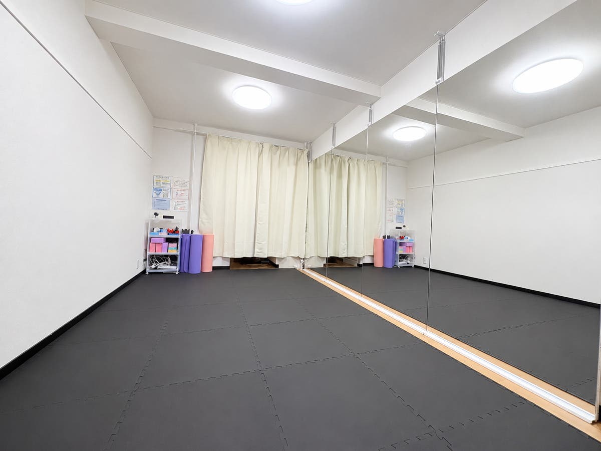 🎊八王子駅徒歩2分🎊【駅チカ】個人練習/動画撮影｜少人数利用に最適なダンススタジオ｜幅4m大型鏡＆無料の写真2