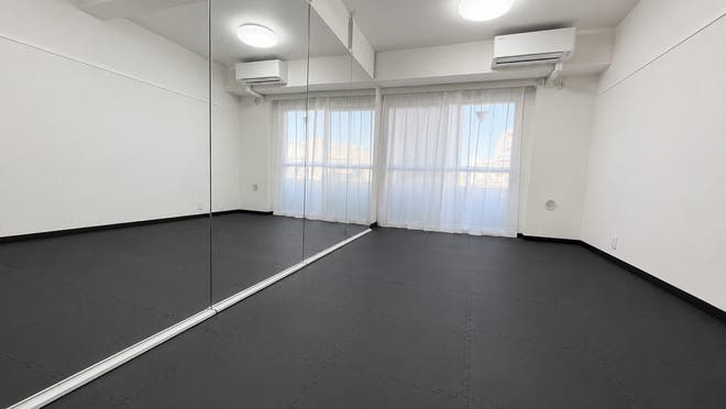 🎊八王子駅徒歩2分🎊【駅チカ】個人練習/動画撮影|少人数利用に最適なダンススタジオ|幅4m大型鏡&無料の写真1