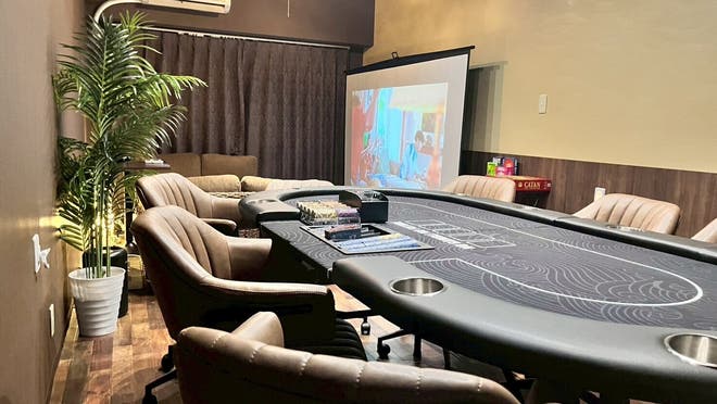 【FAMILYPOT 心斎橋アメ村店】心斎橋徒歩4分 ポーカー ボードゲームの写真1