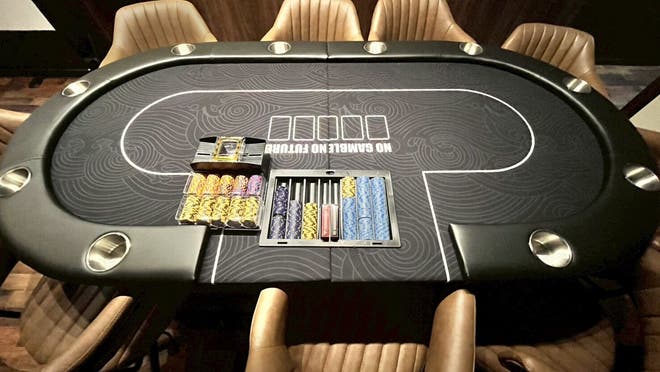 【FAMILYPOT 心斎橋アメ村店】心斎橋徒歩4分 ポーカー ボードゲームの写真3