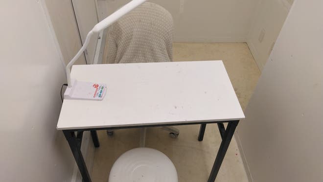 鍵付きの完全個室ネイルサロン!激安のワンコイン1時間500円!物価高に負けるもんか!新宿御苑前駅からまっすぐ一本道で徒歩5分!の写真1