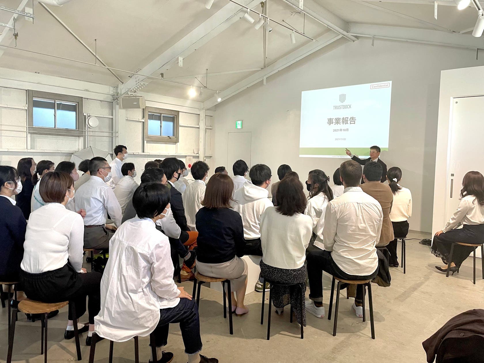 【駅近！都内では希少な100名規模対応】約163㎡・天井高約4mの白いインダストリアルな空間。の写真22