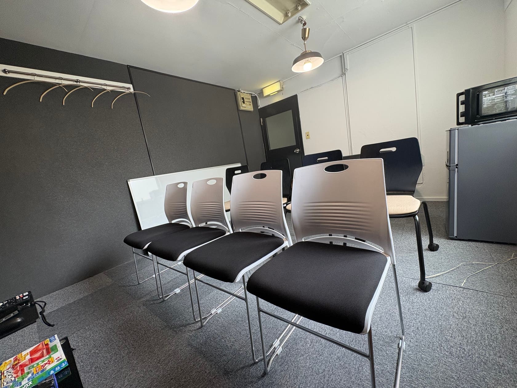 スペモ🧑🏻‍💻新橋駅徒歩6分❗️ワークショップ📖モニター完備✨勉強会👨‍🏫作業部屋✍️883_WORK新橋の写真4