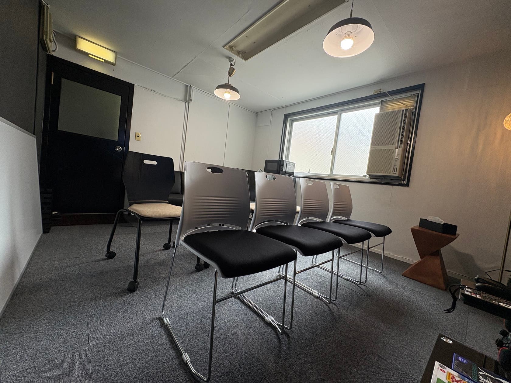 スペモ🧑🏻‍💻新橋駅徒歩6分❗️ワークショップ📖モニター完備✨勉強会👨‍🏫作業部屋✍️883_WORK新橋の写真3