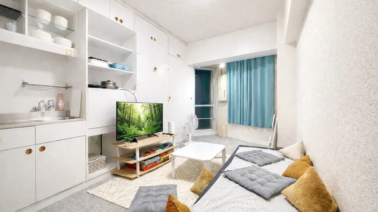 名古屋駅徒歩5分🚶ボードゲーム12種類⭐高速Wifi✨24時間365日利用OK🏪映画見放題📺BRUNO飲み会🍺の写真1