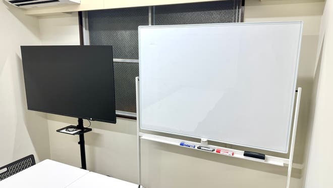 【心斎橋駅5分/3駅徒歩圏】55型モニター/白板/新型空調/光Wi-Fi/EV有/洋式トイレの写真2