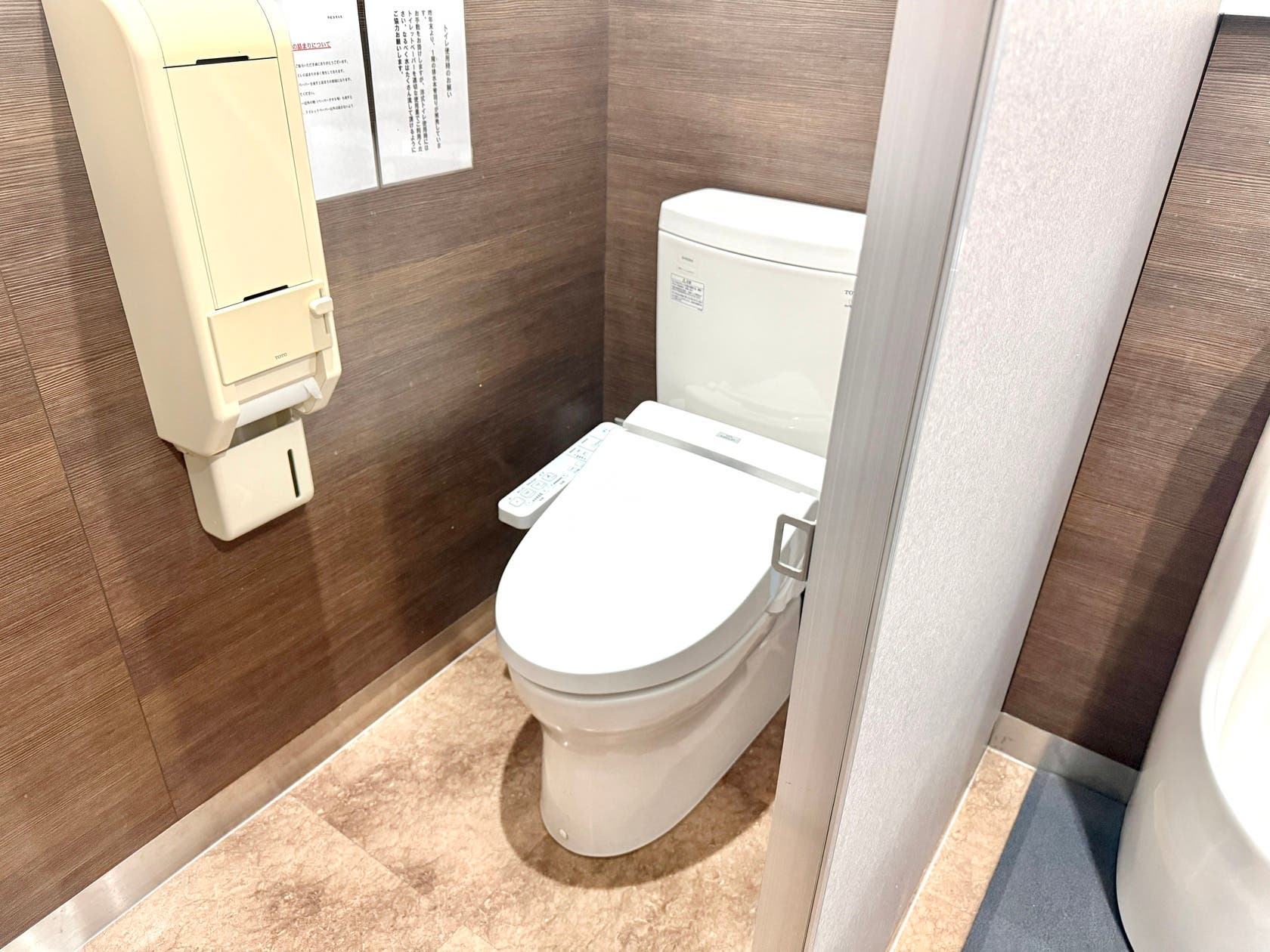 【心斎橋駅5分/3駅徒歩圏】55型モニター/白板/新型空調/光Wi-Fi/EV有/洋式トイレの写真5