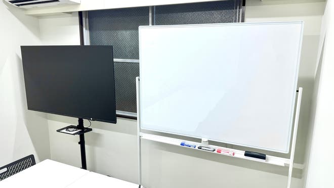 【心斎橋駅5分/他3駅徒歩圏】55型モニター/白板/新型空調/光Wi-Fi/EV有/洋式トイレの写真2