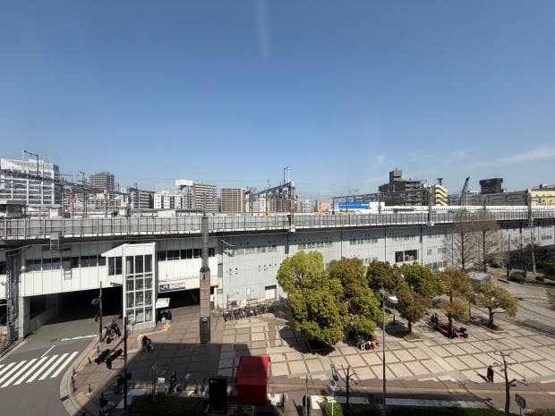 駅東口徒歩1分！614号室　最大8名までご利用可能。会議やミーティングにおすすめな貸会議室の写真9