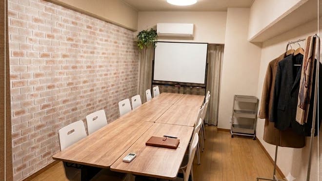 【中野駅南口3分】最大16名!会議・懇親会・サロン施術に使える多目的スペース◎Wi-Fi/プロジェクター/施術ベッド完備の写真1