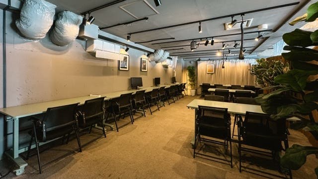 【吉祥寺駅徒歩3分・】最大30名の貸切 ハーフホール|OVER COFFEE HUB 2F セミナー・研修向けの写真3