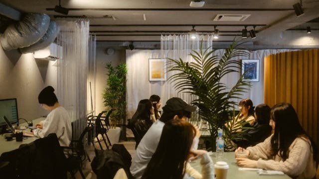【吉祥寺駅徒歩3分・】最大30名の貸切 ハーフホール|OVER COFFEE HUB 2F セミナー・研修向けの写真4