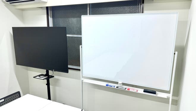 【心斎橋駅5分/他3駅徒歩圏】55型モニター/白板/新型空調/光Wi-Fi/EV有/洋式トイレの写真2