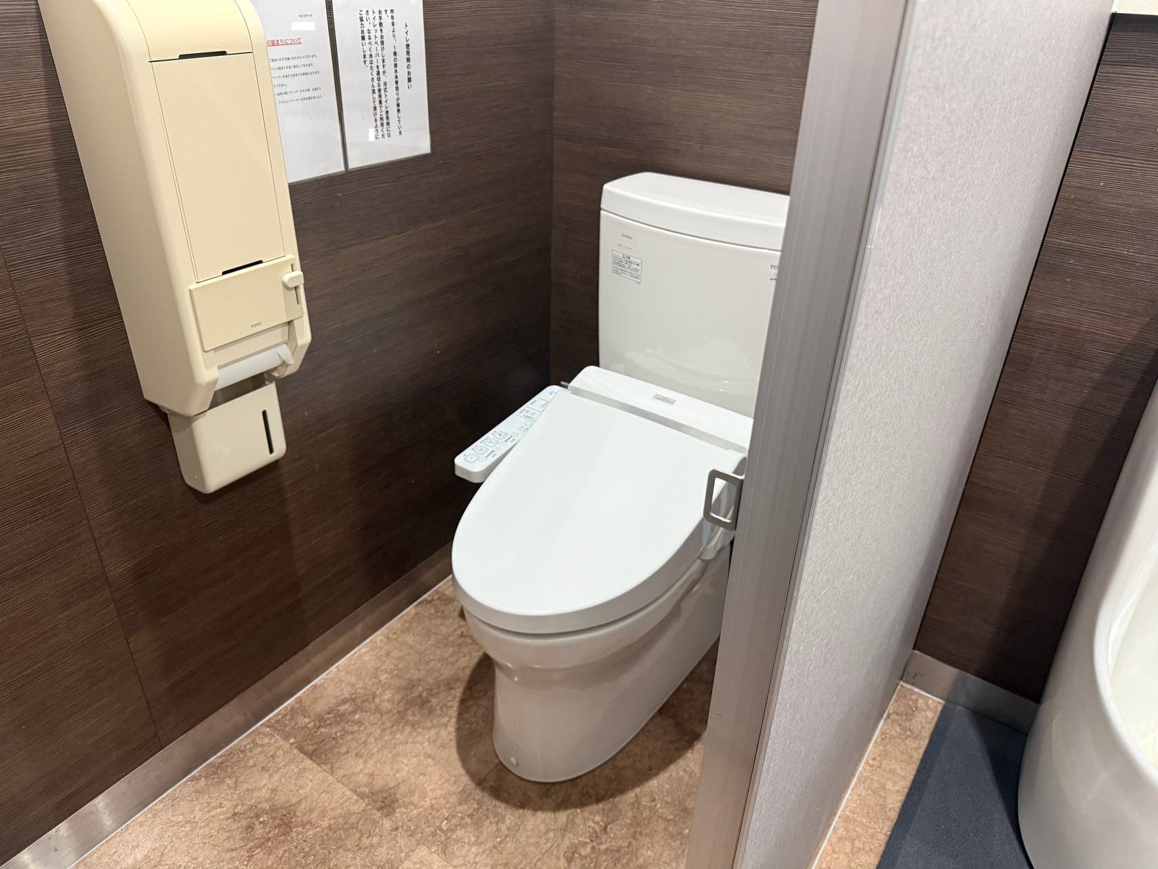 【心斎橋駅5分/他3駅徒歩圏】55型モニター/白板/新型空調/光Wi-Fi/EV有/洋式トイレの写真5