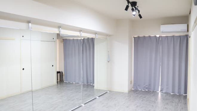 オープン価格✨駅近3分🚶大型鏡🪞ダンス💃撮影📸ヨガ🧘レッスン大歓迎🎭推活、着替えにも!の写真1