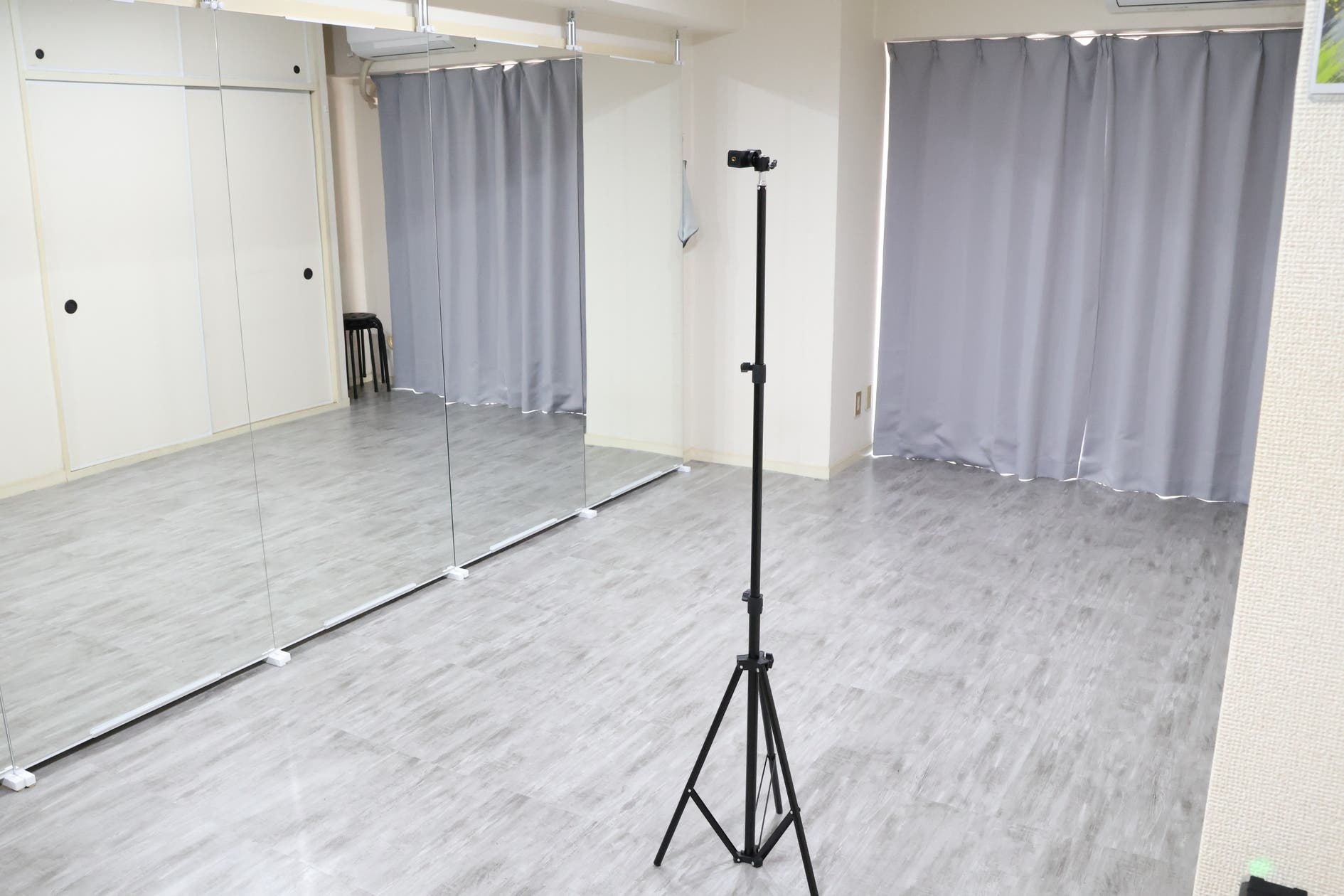 オープン価格✨駅近3分🚶大型鏡🪞ダンス💃撮影📸ヨガ🧘レッスン大歓迎🎭推活、着替えにも！の写真3