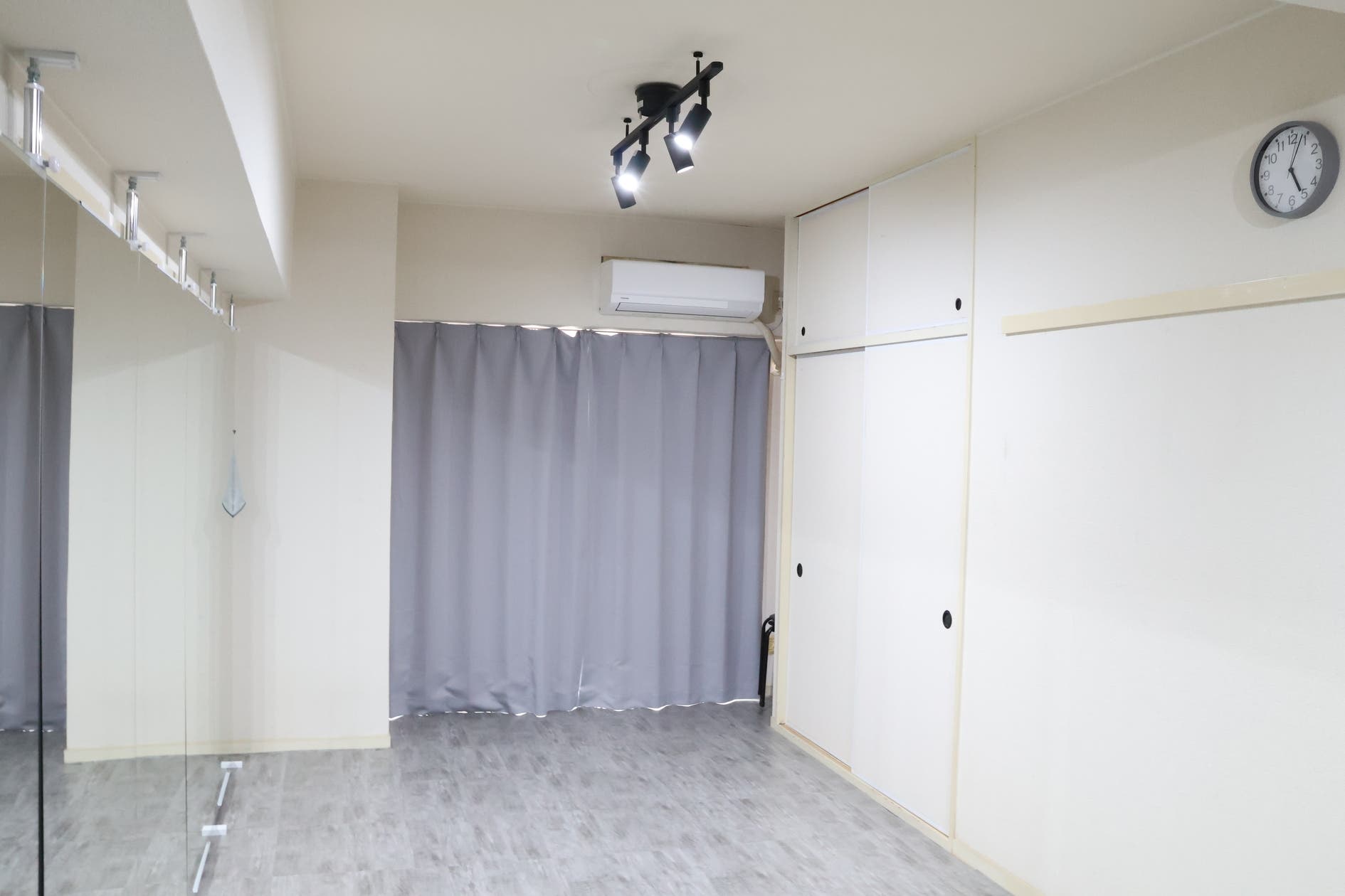 オープン価格✨駅近3分🚶大型鏡🪞ダンス💃撮影📸ヨガ🧘レッスン大歓迎🎭推活、着替えにも！の写真4
