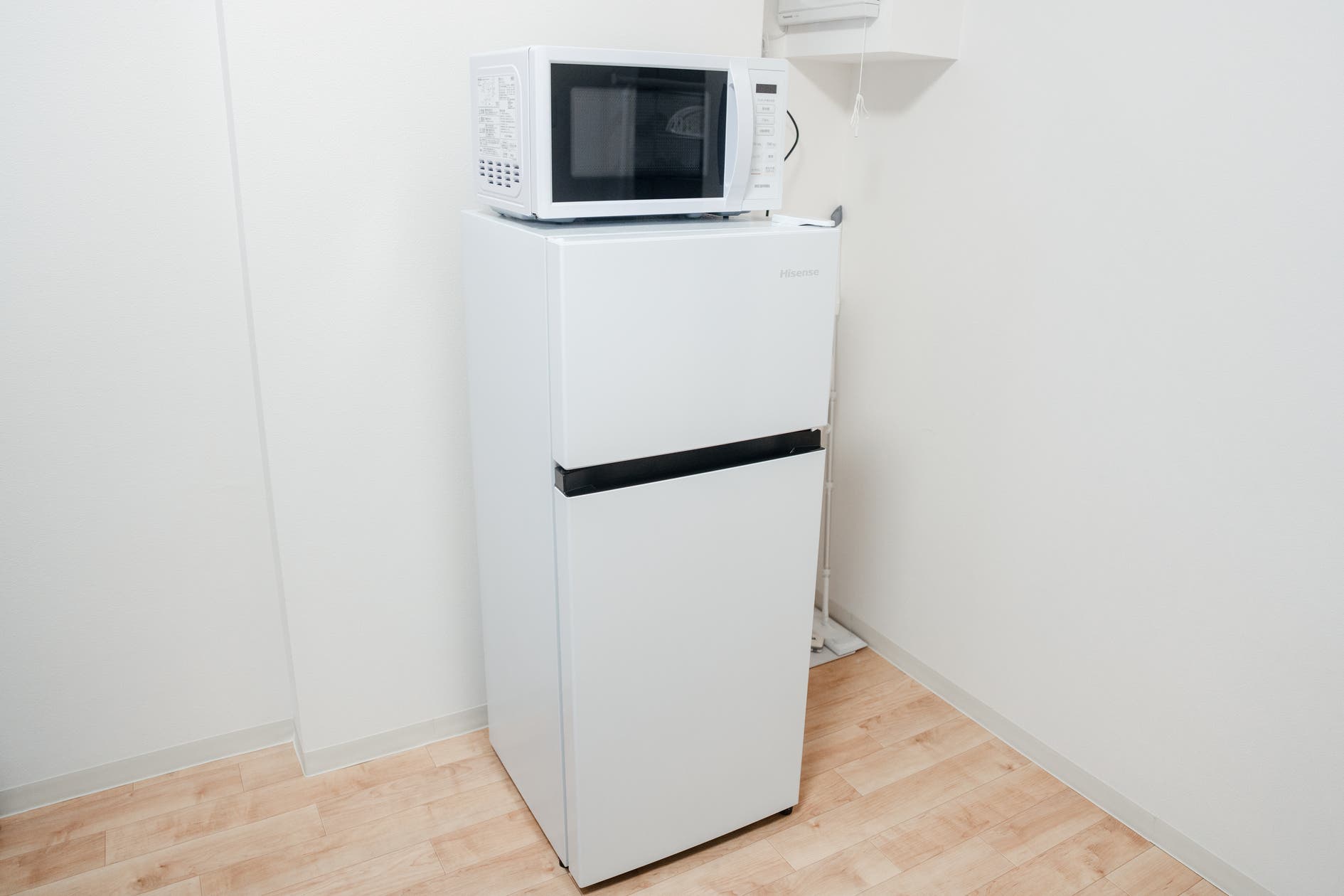 【西中島南方駅徒歩3分★3路線利用可】PCと資料を同時に広げられる奥行600mmテーブル◆高速光Wi-Fi◆12名OK◆清潔静かの写真11