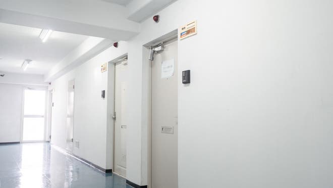 【西中島南方駅徒歩3分★3路線利用可】PCと資料を同時に広げられる奥行600mmテーブル◆高速光Wi-Fi◆12名OK◆清潔静かの写真17