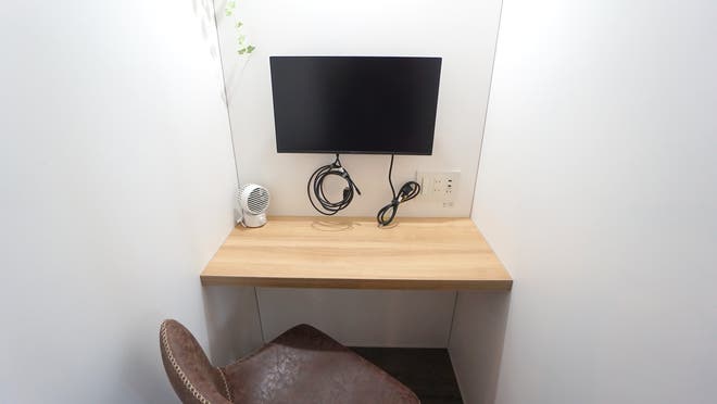 <SpemaBOX_関内駅南口駅前No.1>1人用個室🚪光回線Wi-Fi📶電源🔌モニター🖥️テレワーク/オンライン会議の写真1
