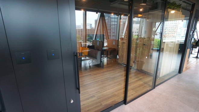 <SpemaBOX_関内駅南口駅前No.2>1人用個室🚪光回線Wi-Fi📶電源🔌モニター🖥️テレワーク/オンライン会議の写真7