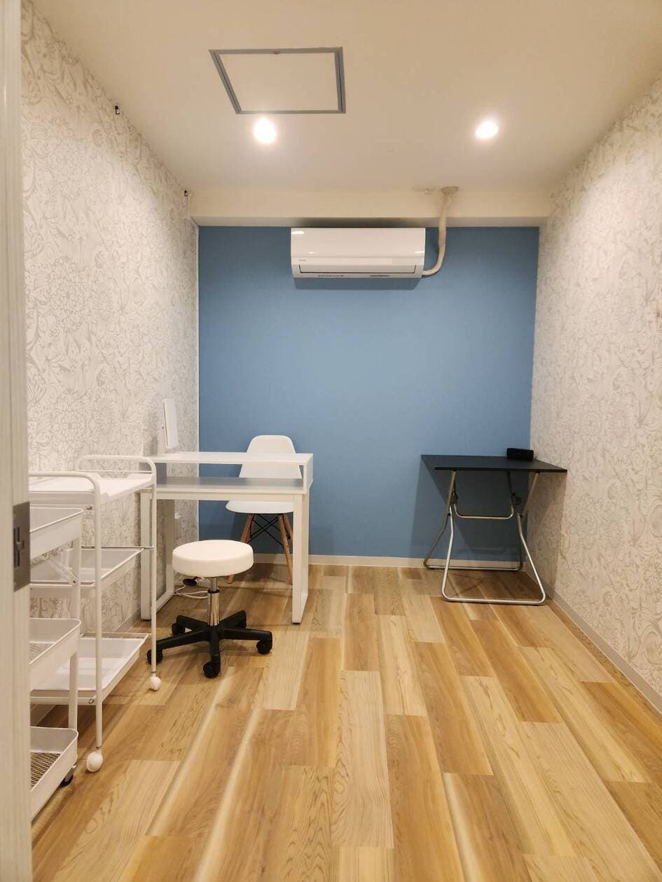 国立駅1分／少人数のサークル、ヨガ教室等に最適な個室レンタルスペース　Room2の写真1
