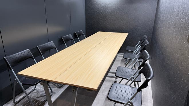【新設】簡易防音 小会議室212(〜8名)の写真1