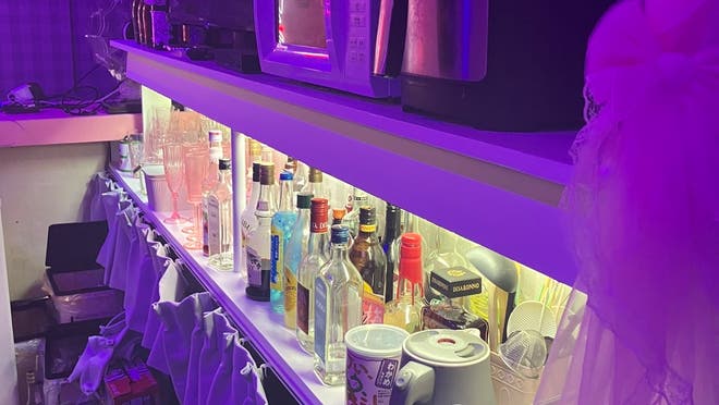 新宿歌舞伎町にあるコンカフェ・バーの写真3