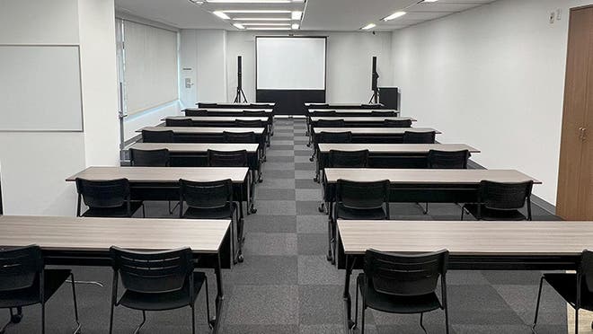 【神田カンファレンス・ルーム】セミナールーム3、神田で安価/69㎡(10-32名)/懇親会やミーティングの写真1