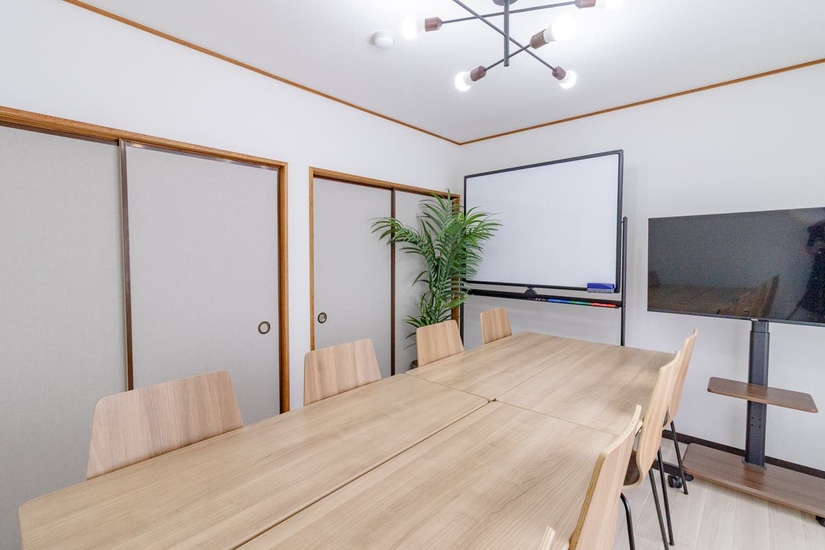 【京王線東府中駅徒歩4分！12名利用可】モニター・WiFi・冷蔵庫・電子レンジ・ホワイトボード無料！ふれあい貸し会議室 東府中Aの写真3