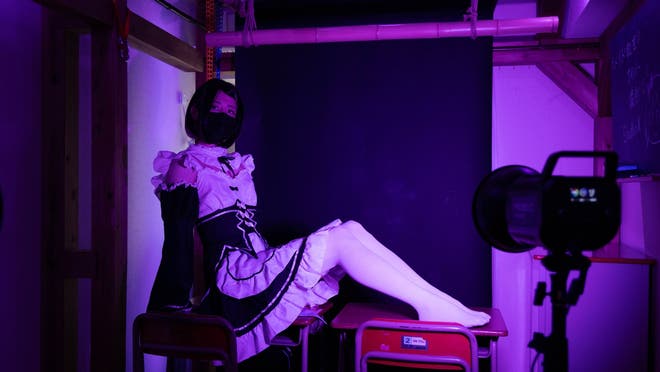 〖大須・上前津〗照明で世界が変わる完全個室|コスプレ・ポトレ・作品撮り|学校机・サイバー・白黒背景の写真14